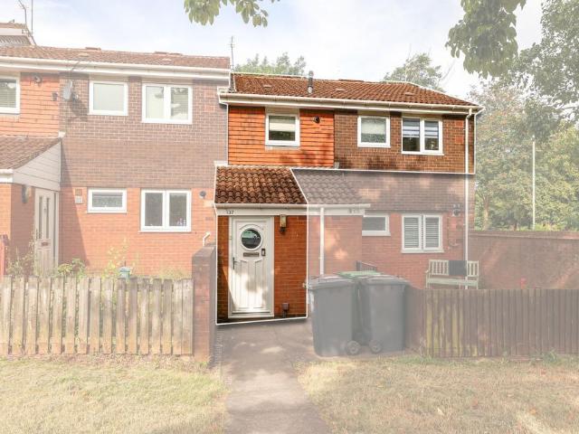 2 bedroom maisonette for sale