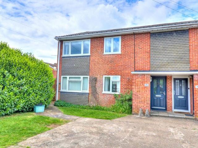 2 bedroom maisonette for sale