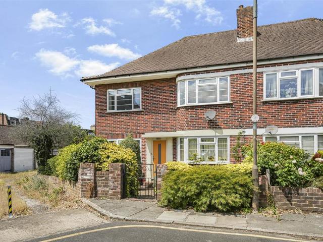 2 bedroom maisonette for sale