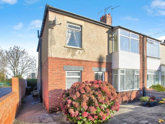 2 bedroom maisonette for sale