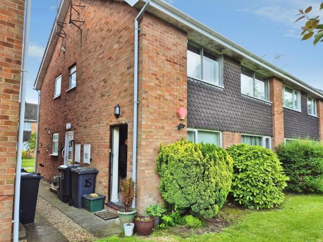2 bedroom maisonette for sale