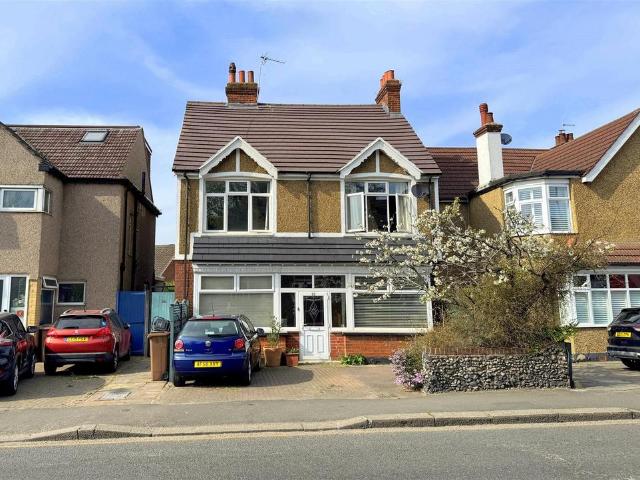 2 bedroom maisonette for sale