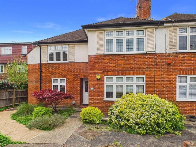 2 bedroom maisonette for sale