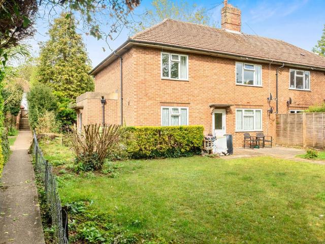 2 bedroom maisonette for sale
