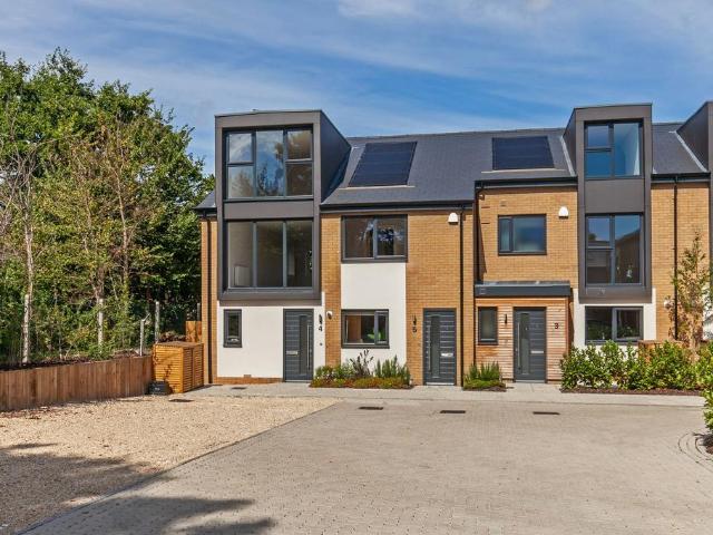 2 bedroom maisonette for sale