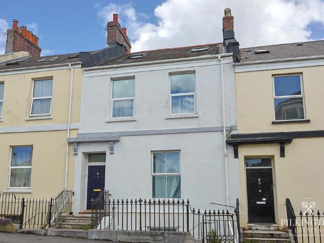 2 bedroom maisonette for sale