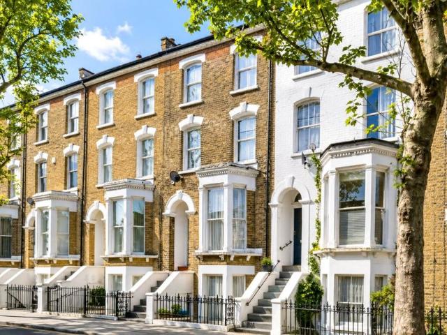 2 bedroom maisonette for sale