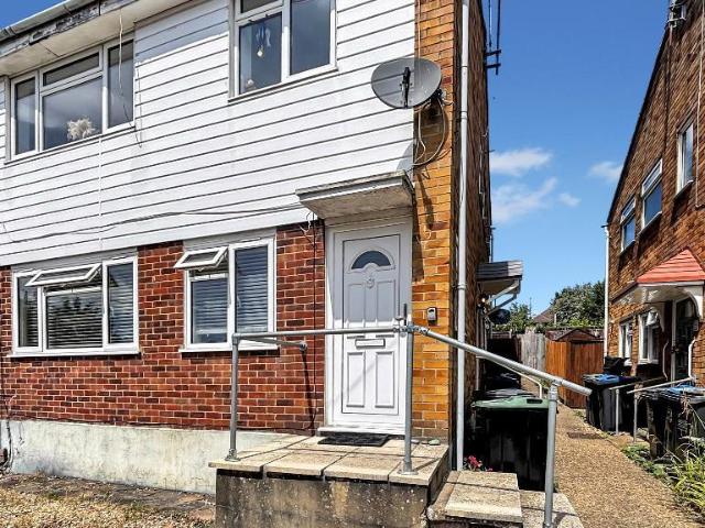 2 bedroom maisonette for sale