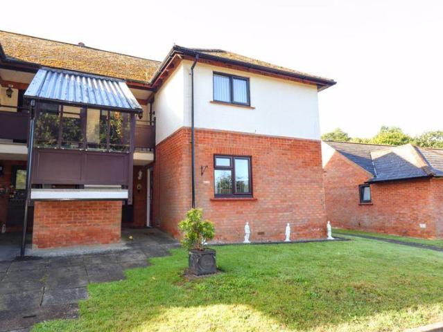 2 bedroom maisonette for sale