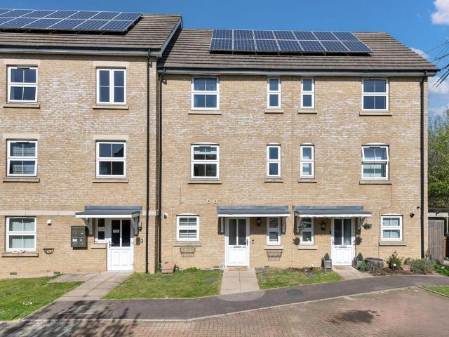 2 bedroom maisonette for sale