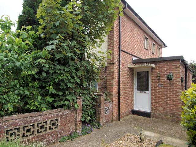2 bedroom maisonette for sale