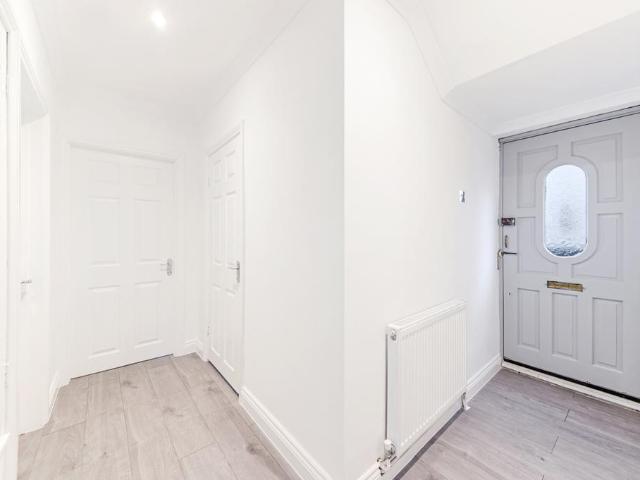 2 bedroom maisonette for sale