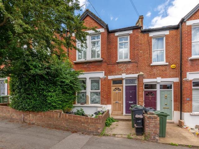 2 bedroom maisonette for sale