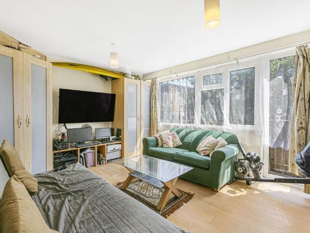 2 bedroom maisonette for sale
