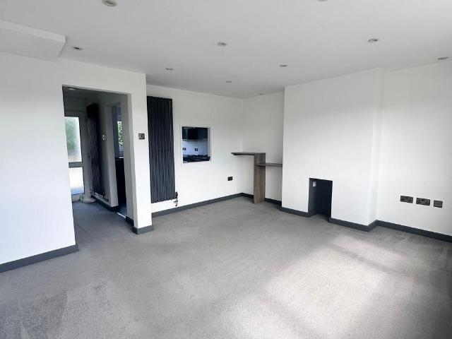 2 bedroom maisonette for sale