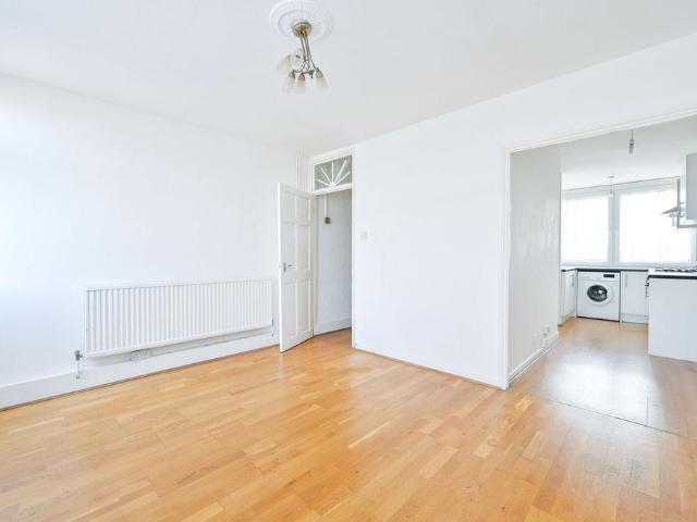 2 bedroom maisonette for sale