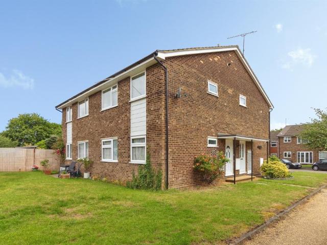 2 bedroom maisonette for sale