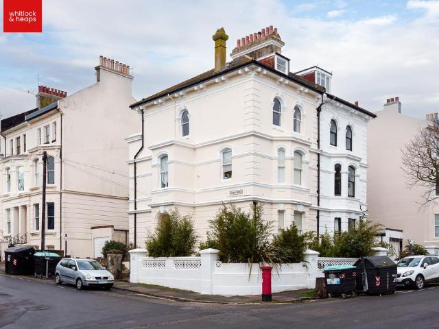 2 bedroom maisonette for sale