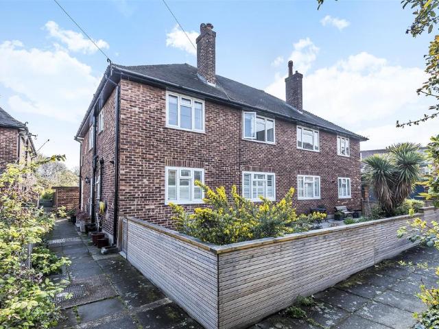 2 bedroom maisonette for sale