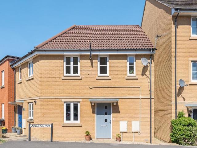 2 bedroom maisonette for sale