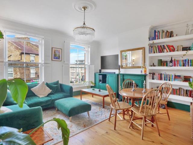 2 bedroom maisonette for sale