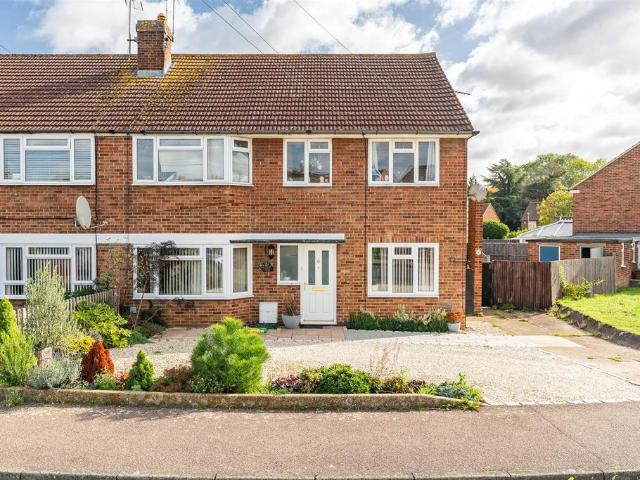 2 bedroom maisonette for sale