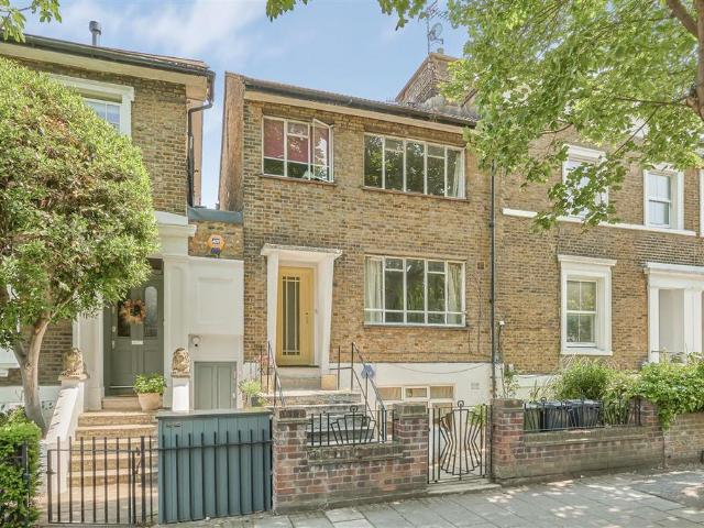 2 bedroom maisonette for sale