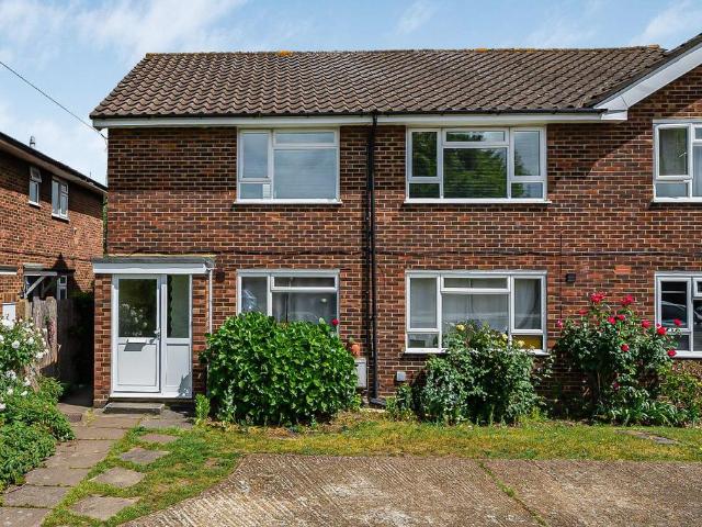 2 bedroom maisonette for sale
