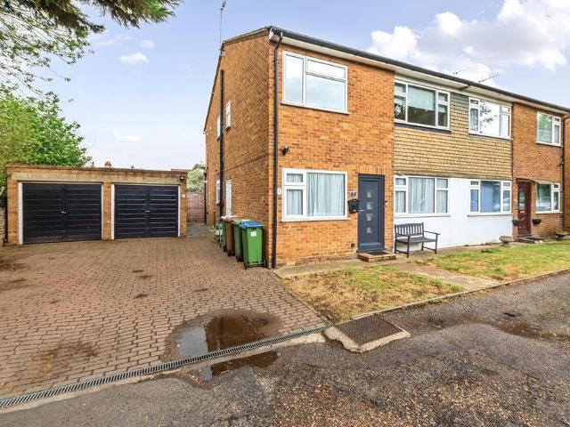 2 bedroom maisonette for sale