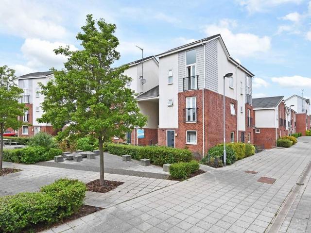 2 bedroom maisonette for sale