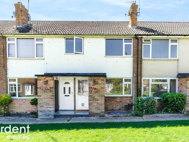 2 bedroom maisonette for sale