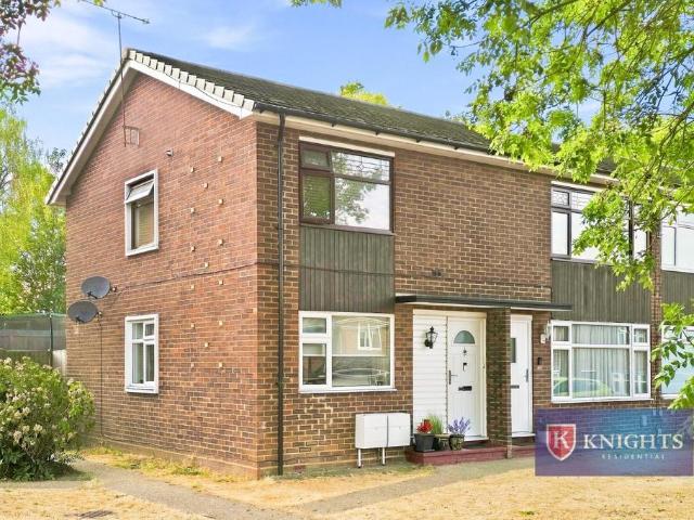 2 bedroom maisonette for sale
