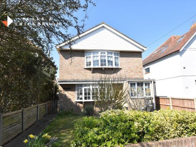 2 bedroom maisonette for sale