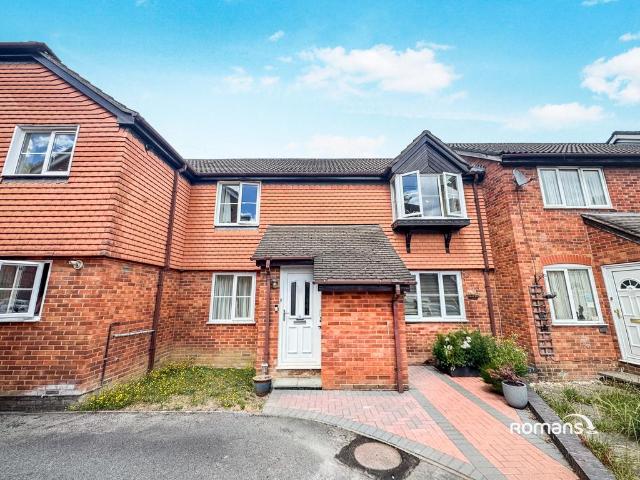 2 bedroom maisonette for sale