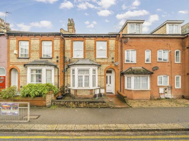2 bedroom maisonette for sale