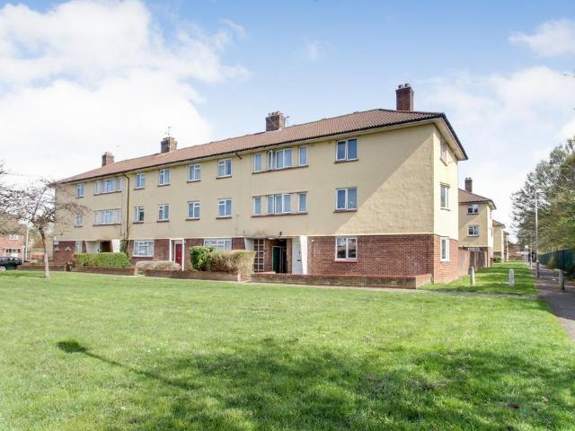 2 bedroom maisonette for sale