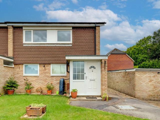 2 bedroom maisonette for sale