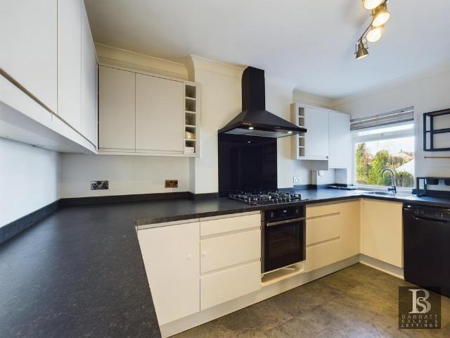 2 bedroom maisonette for sale