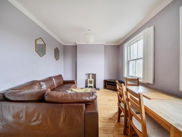 2 bedroom maisonette for sale
