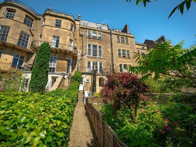 2 bedroom maisonette for sale