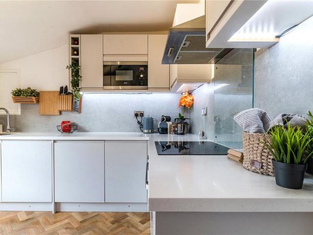 2 bedroom maisonette for sale
