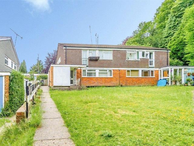 2 bedroom maisonette for sale