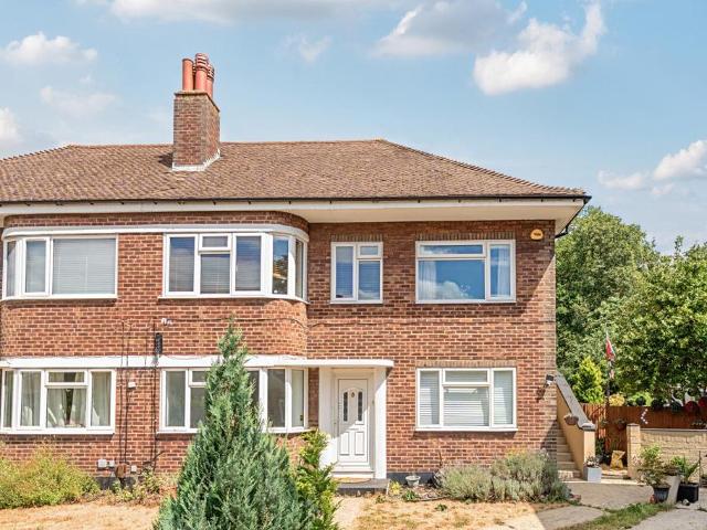 2 bedroom maisonette for sale