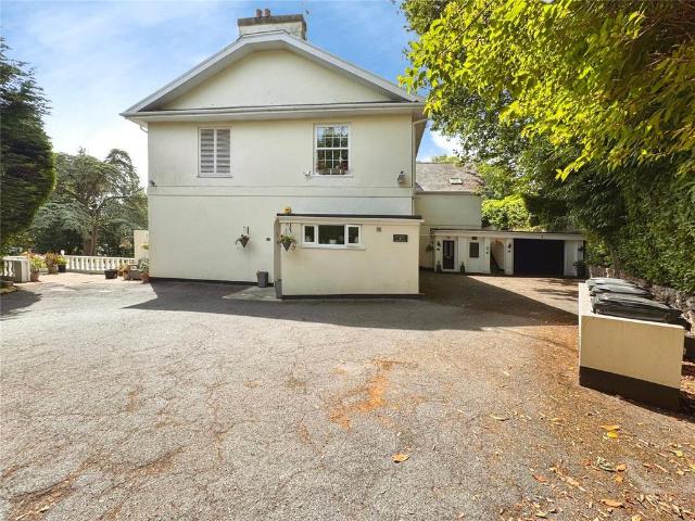 2 bedroom maisonette for sale