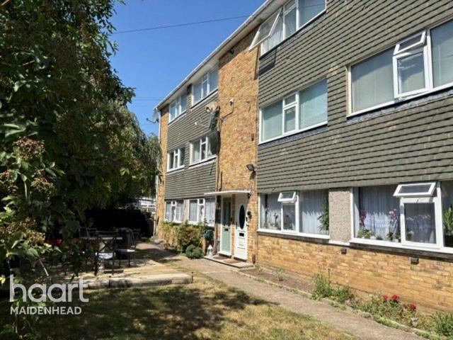 2 bedroom maisonette for sale