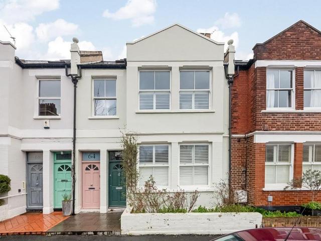 2 bedroom maisonette for sale