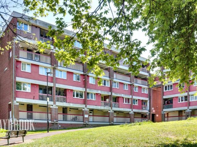 2 bedroom maisonette for sale