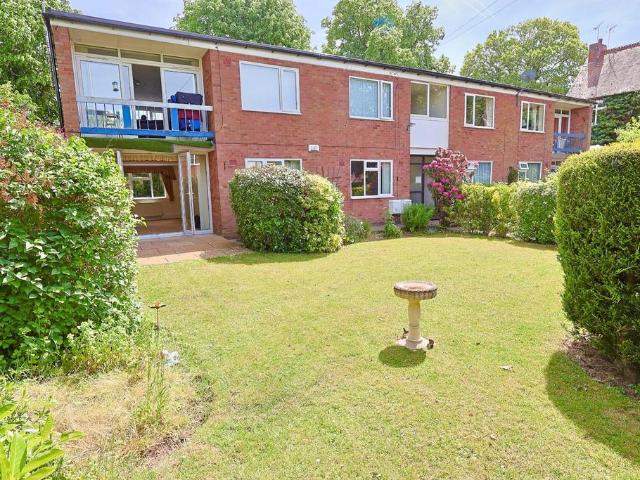 2 bedroom maisonette for sale