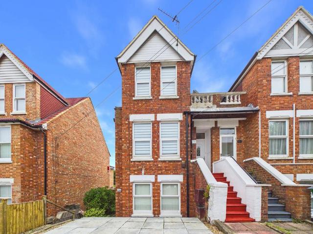 2 bedroom maisonette for sale