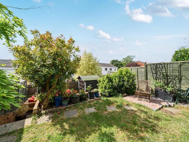 2 bedroom maisonette for sale